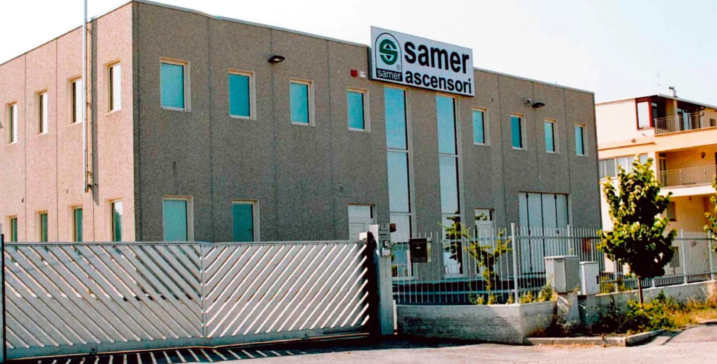 Vetrine e strutture industriali a Panicale | Fa.Bell Serramenti